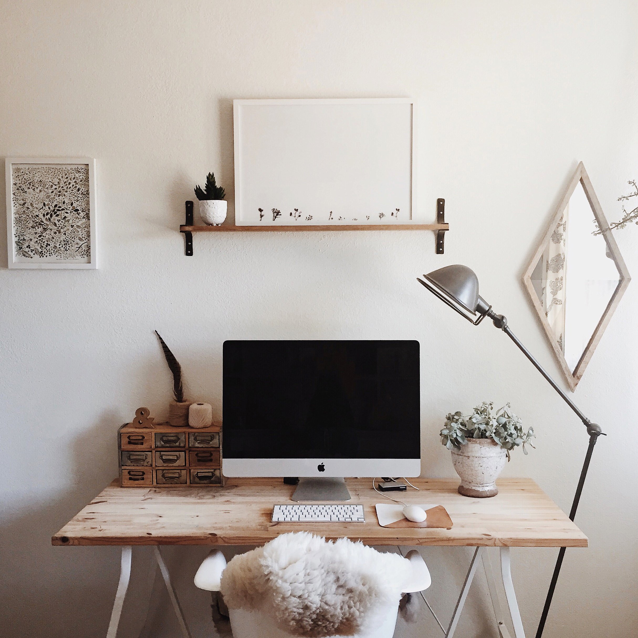 Create the Perfect Study Space with This Lighting Design